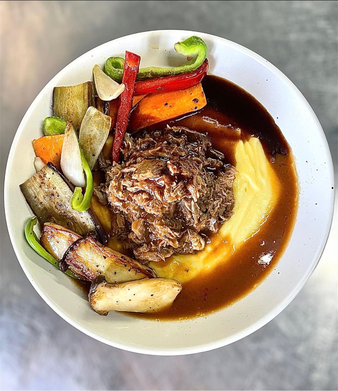 Relax at Castaway Bar in Dili: Great Food and Harbor Views